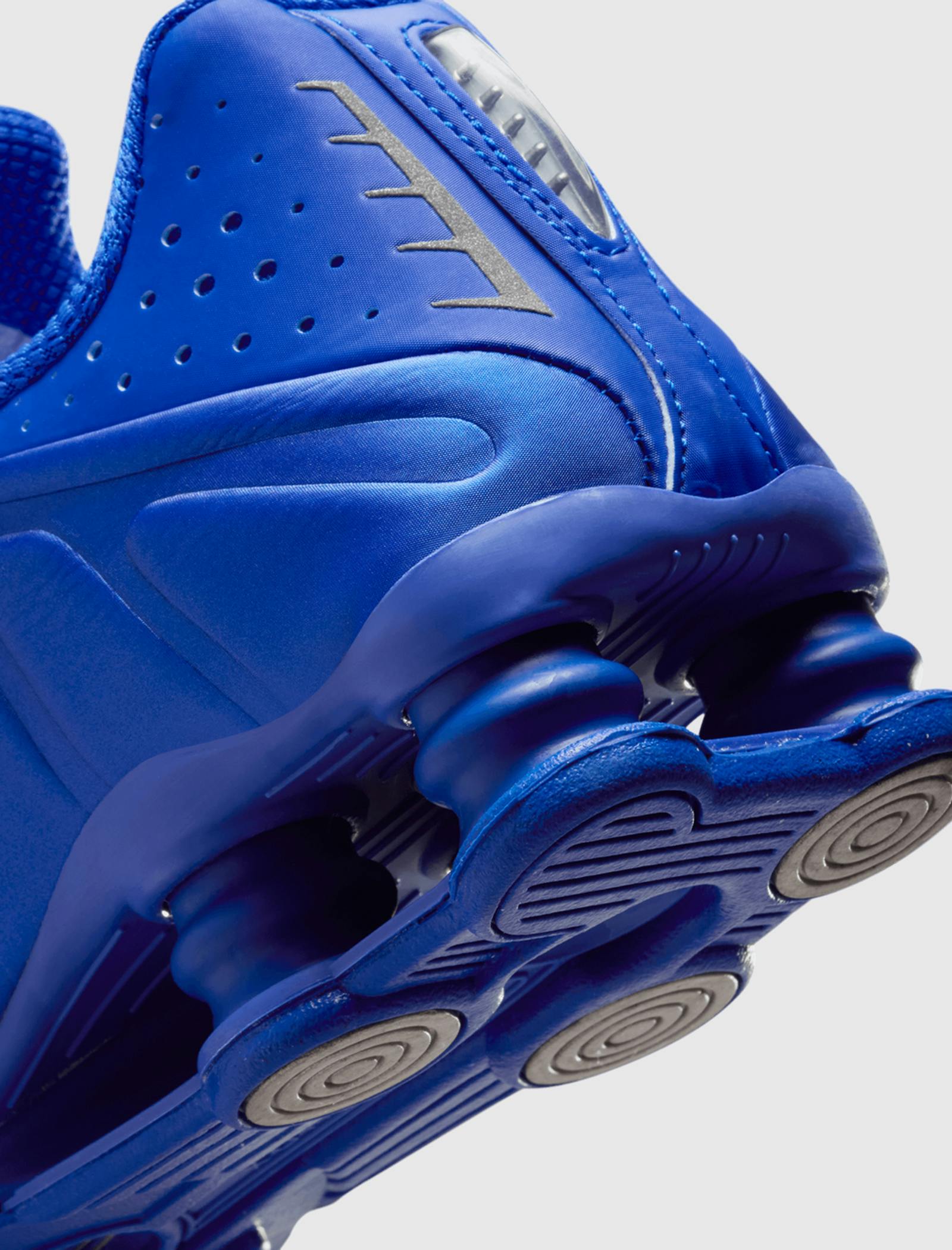 NIKE WOMEN'S SHOX R4 "RACER BLUE/METALLIC SILVER"